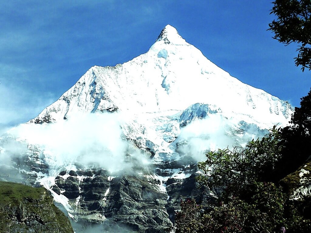 Jomolhari Trek: Discover Bhutan’s Most Famous Trekking Route